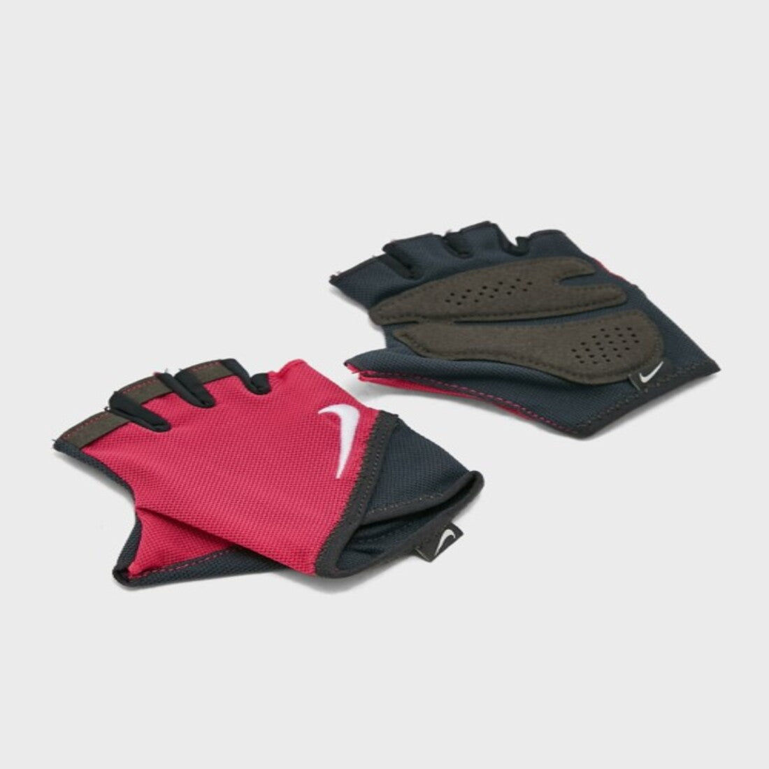 Nike Essential Logo Gloves Black – Al-Ikhsan Sports